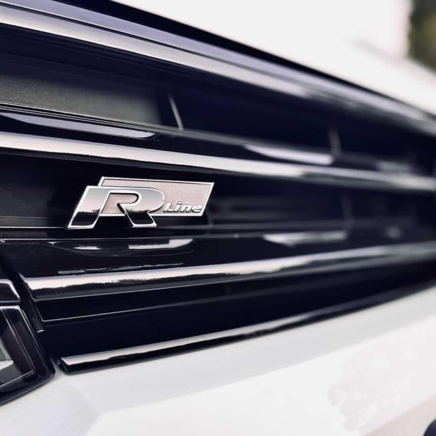 Volkswagen Tiguan Mk 2 Front R Badge Overlay 2016-2021 – 21OVERLAYS